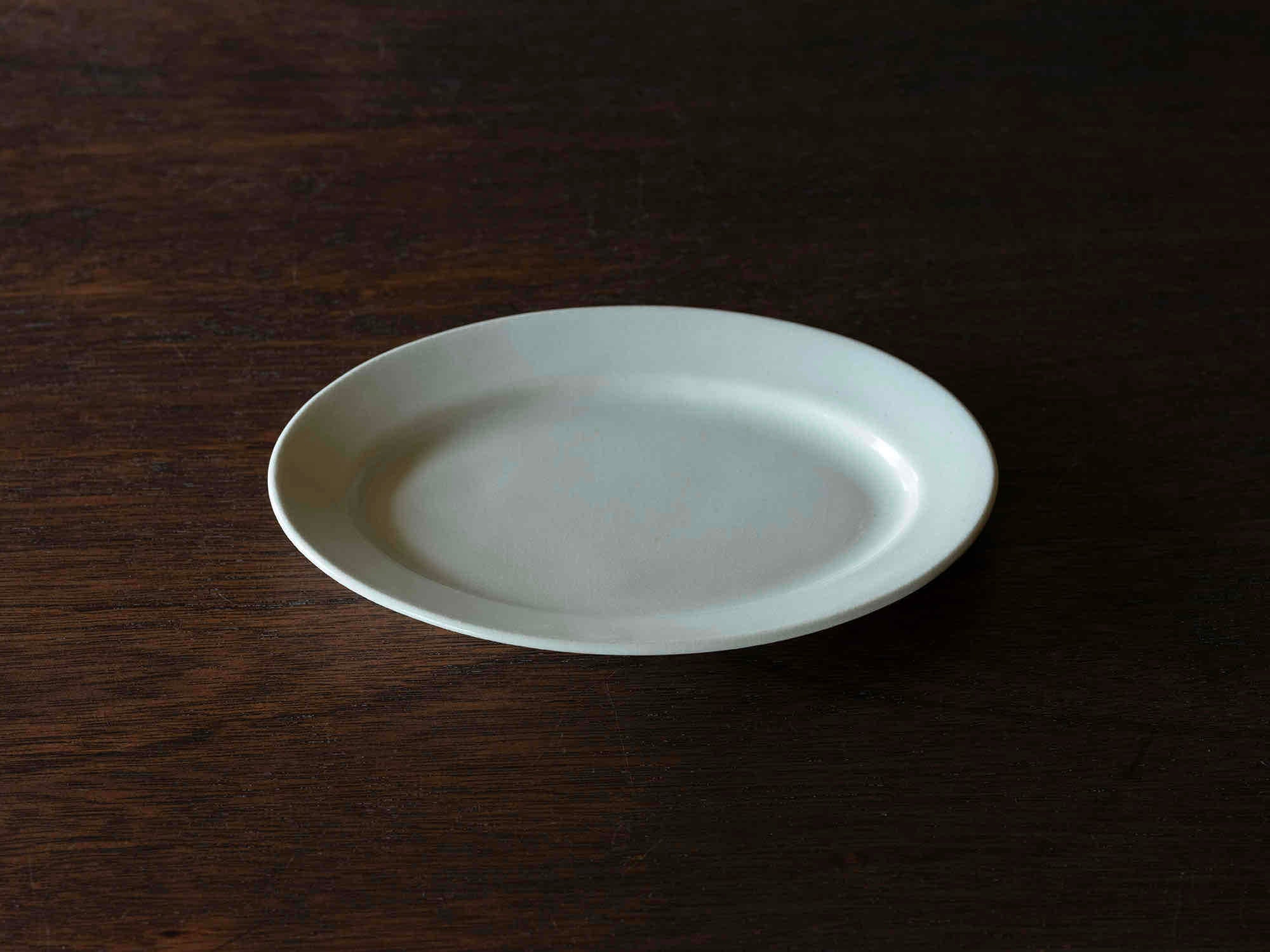 Basic White Plates [定番の型物] – 郡司製陶所